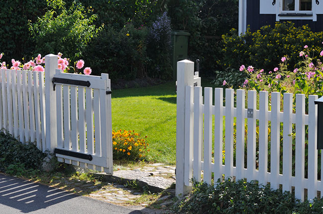 Five Factors to Consider When Choosing Gates for Your Fencing | Detail ...