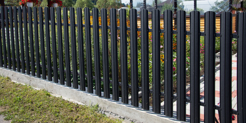 Four Creative Ideas for Landscaping with Aluminum Fences | Detail Fence LLC